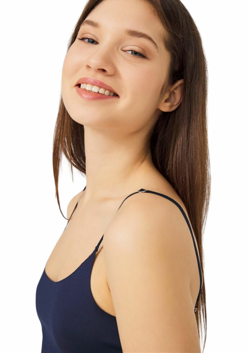 Seamless crop top with thin straps - Zeta Curves